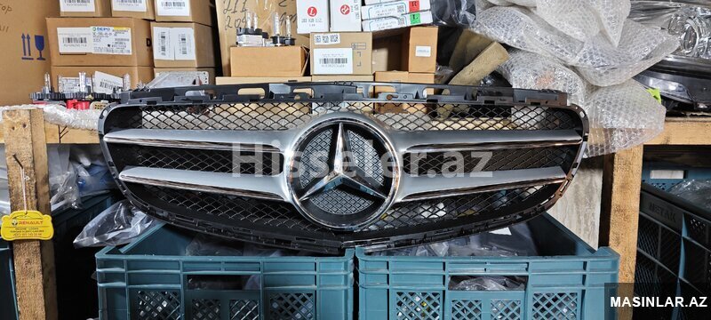 W212 E212 radiator barmaqlığı