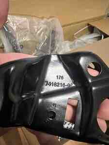 BMW G05 sağ fara bərkidici